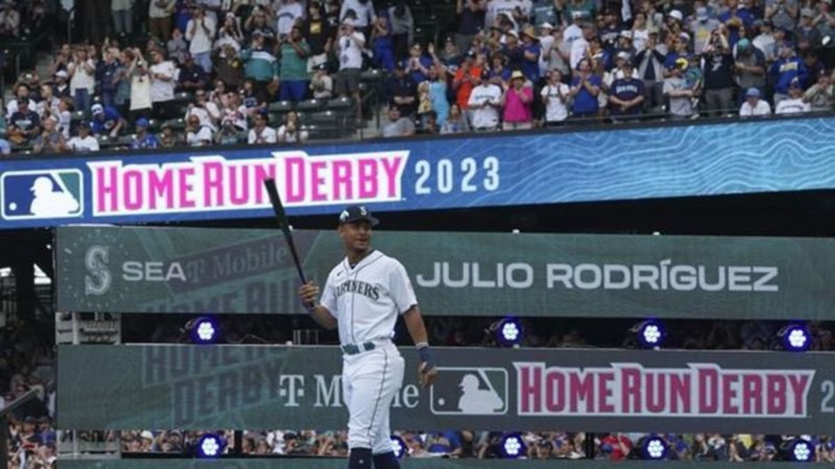 Julio Rodríguez hit a record 41 homers in the Home Run Derby’s first ...