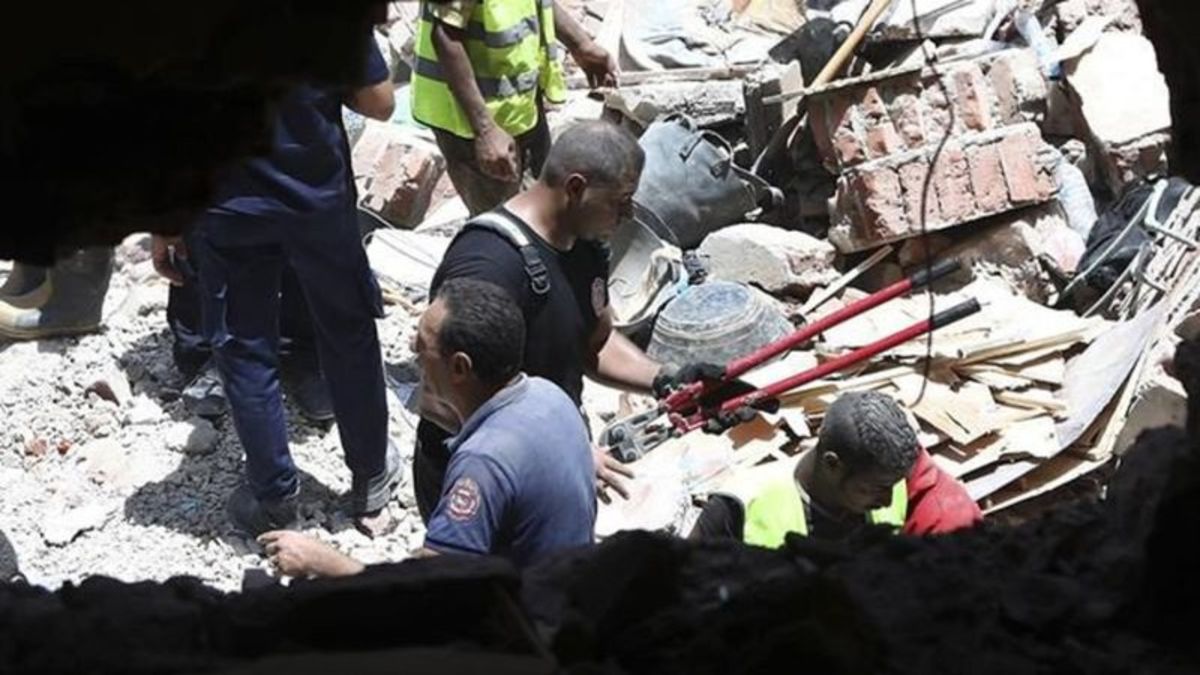 A 5-story apartment building collapses in Cairo and kills at least 9 ...