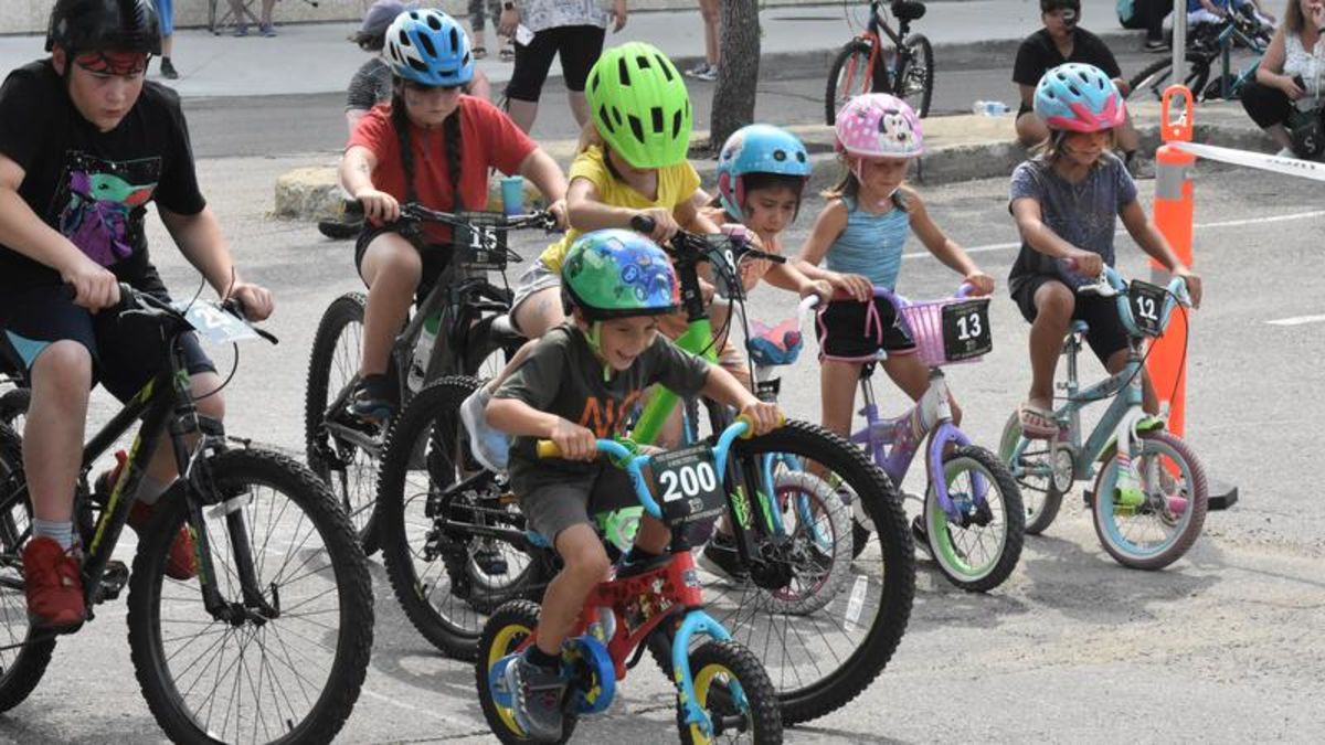 Downtown Bike Derby takes over City Hall with games, races, and fun | paNOW