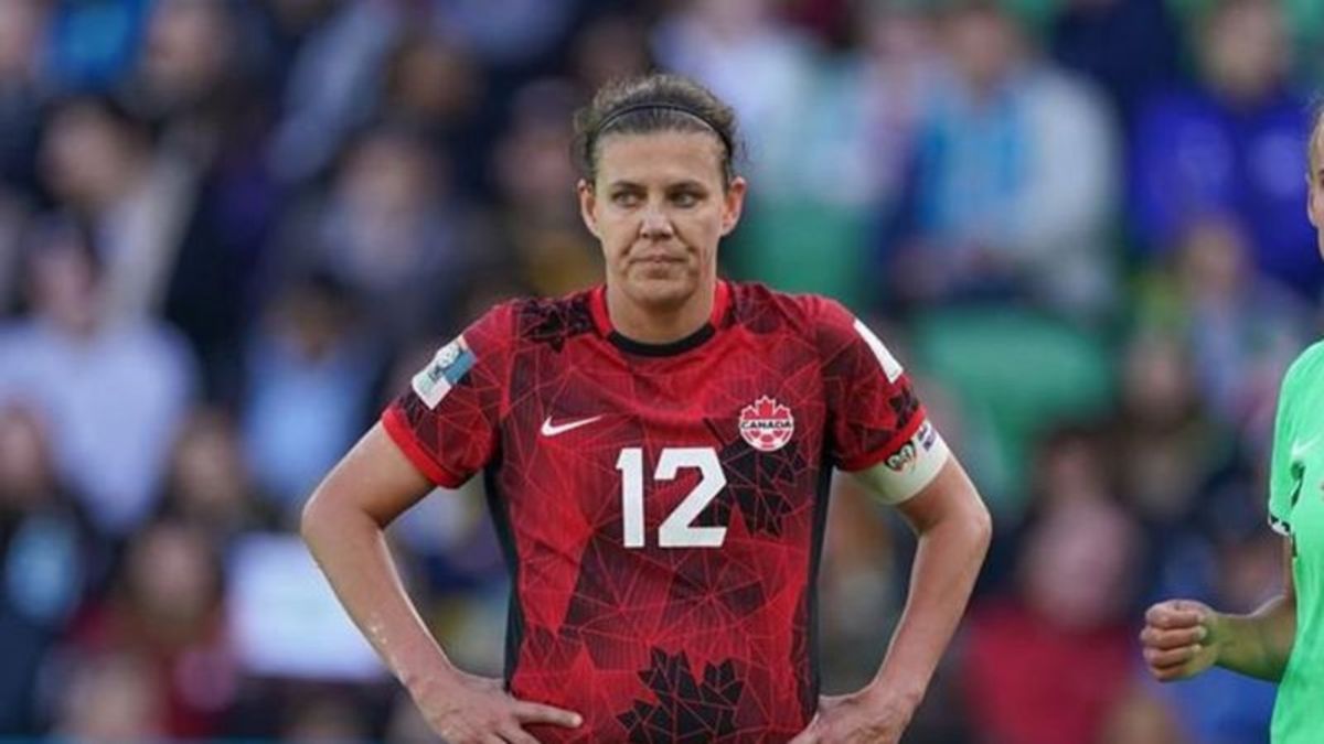 Captain Christine Sinclair starts on bench for Canada against Ireland ...