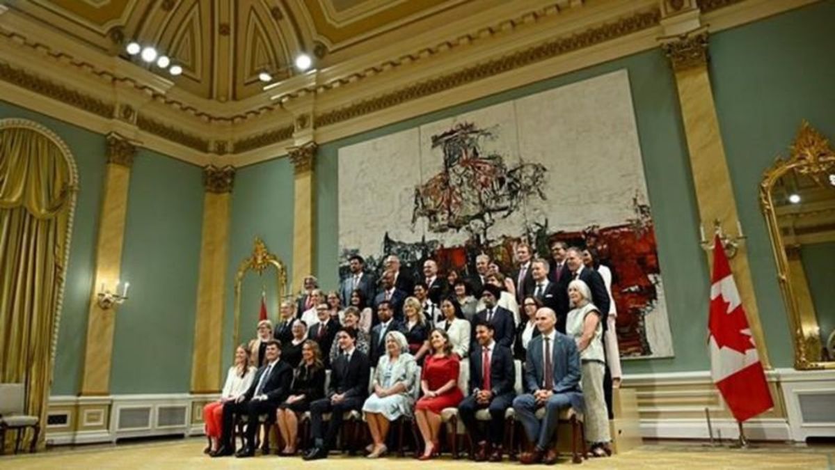 ‘A giant flying propane tank’: Congress gets serious about unsolved UAP ...