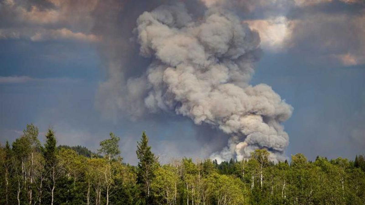 Ross Moore Lake: Weather conditions increase fire activity | CFJC Today ...