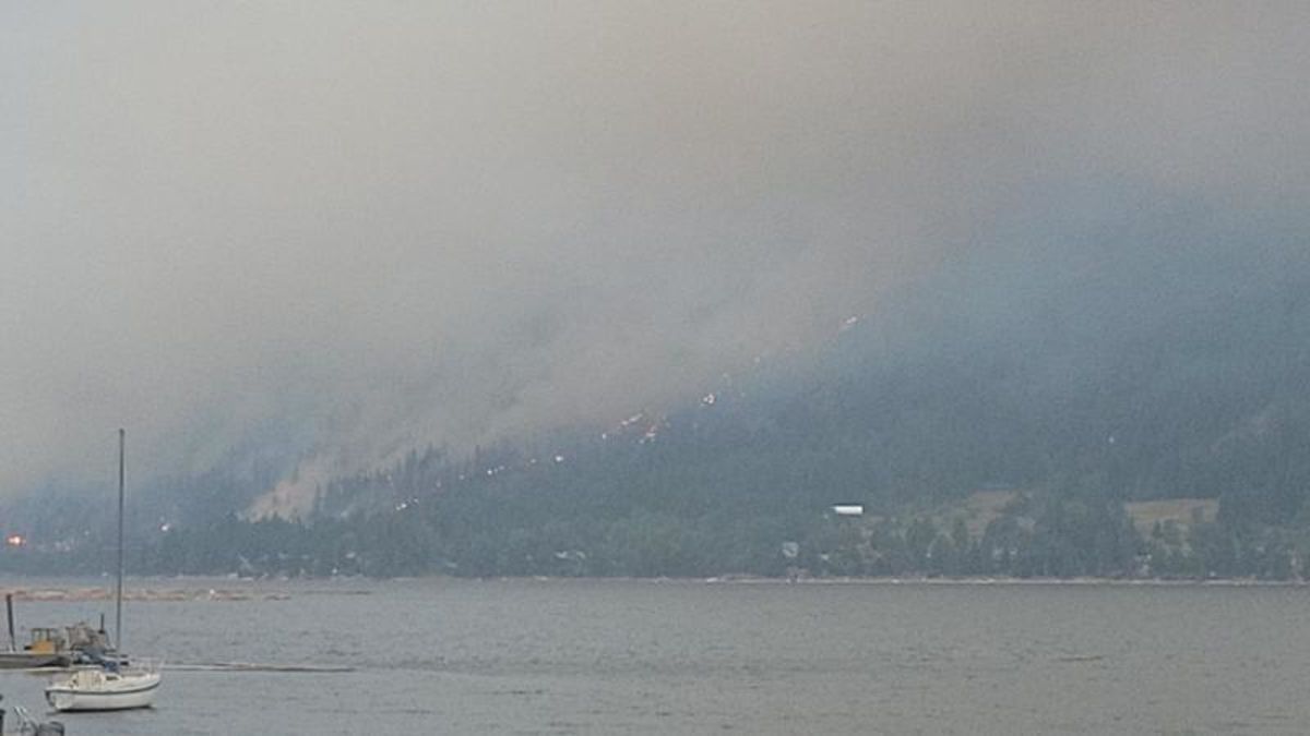 Lower East Adams Lake wildfire races toward Dorian Bay community ...