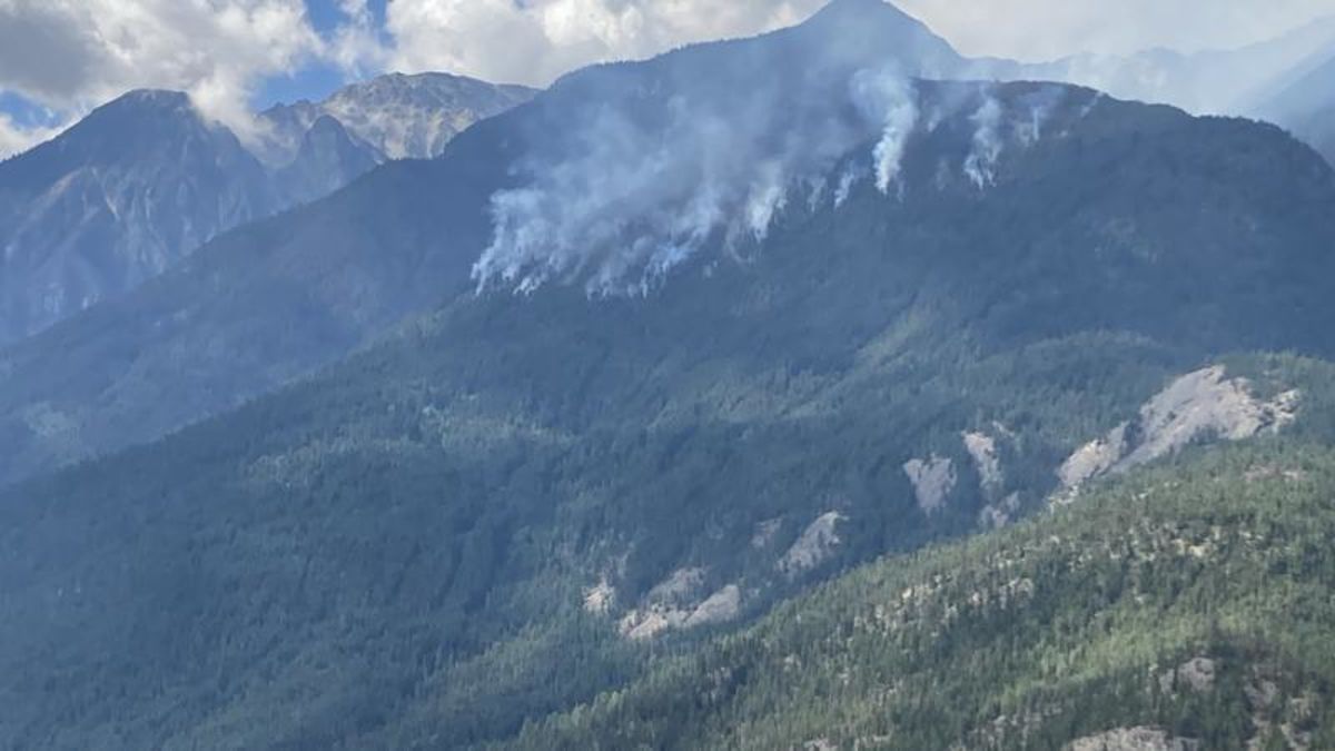 Lytton-area fire prompts small evacuation Friday | 98.3 CIFM