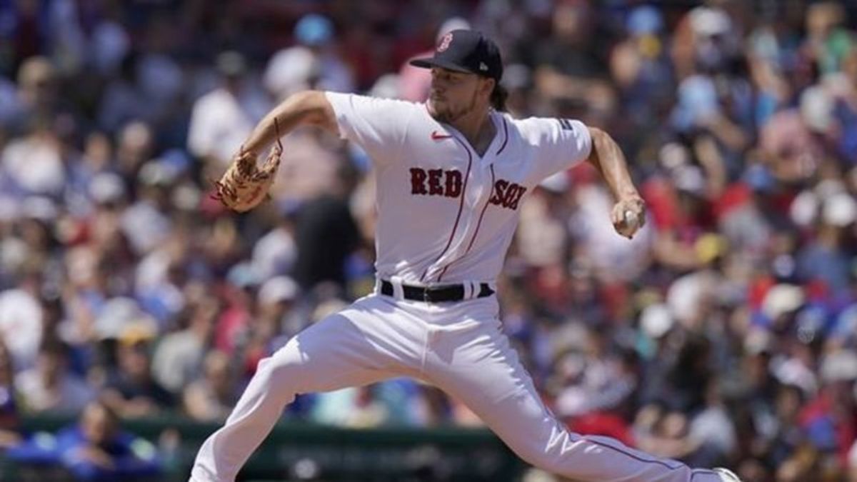 Schneider has 4 hits and 4 RBIs, Chapman drives in 3 as the Blue Jays rout the Red Sox 13-1 ...