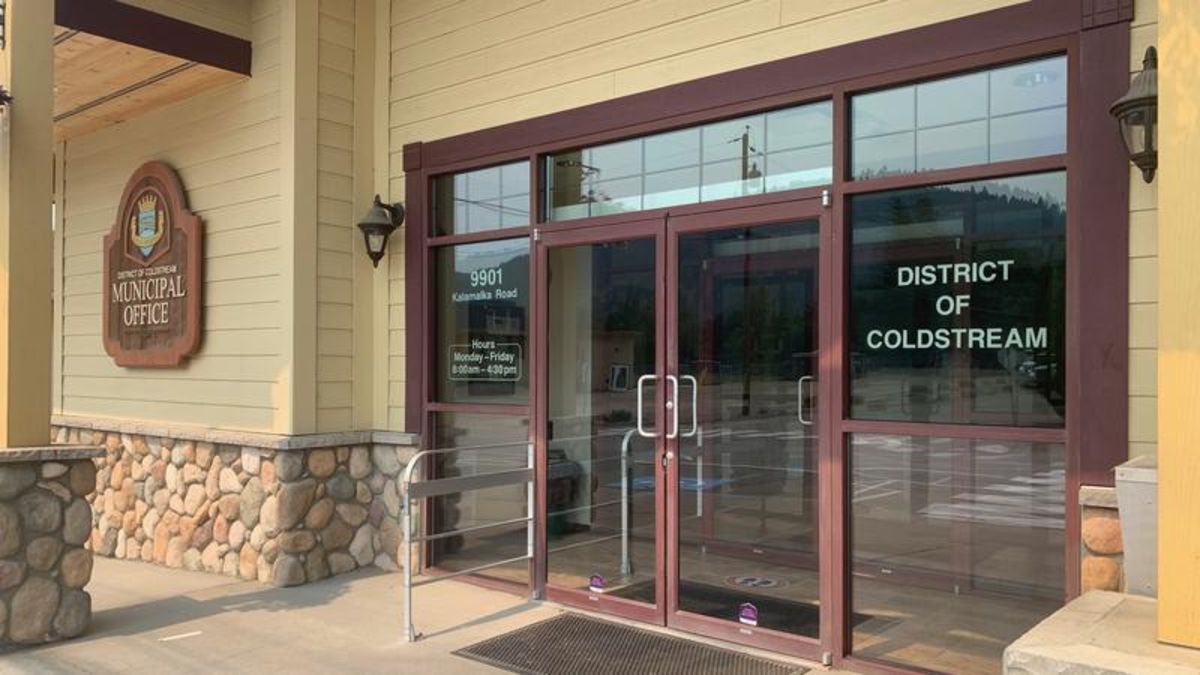 Kal Beach pier contract awarded, key staff position filled: Coldstream ...