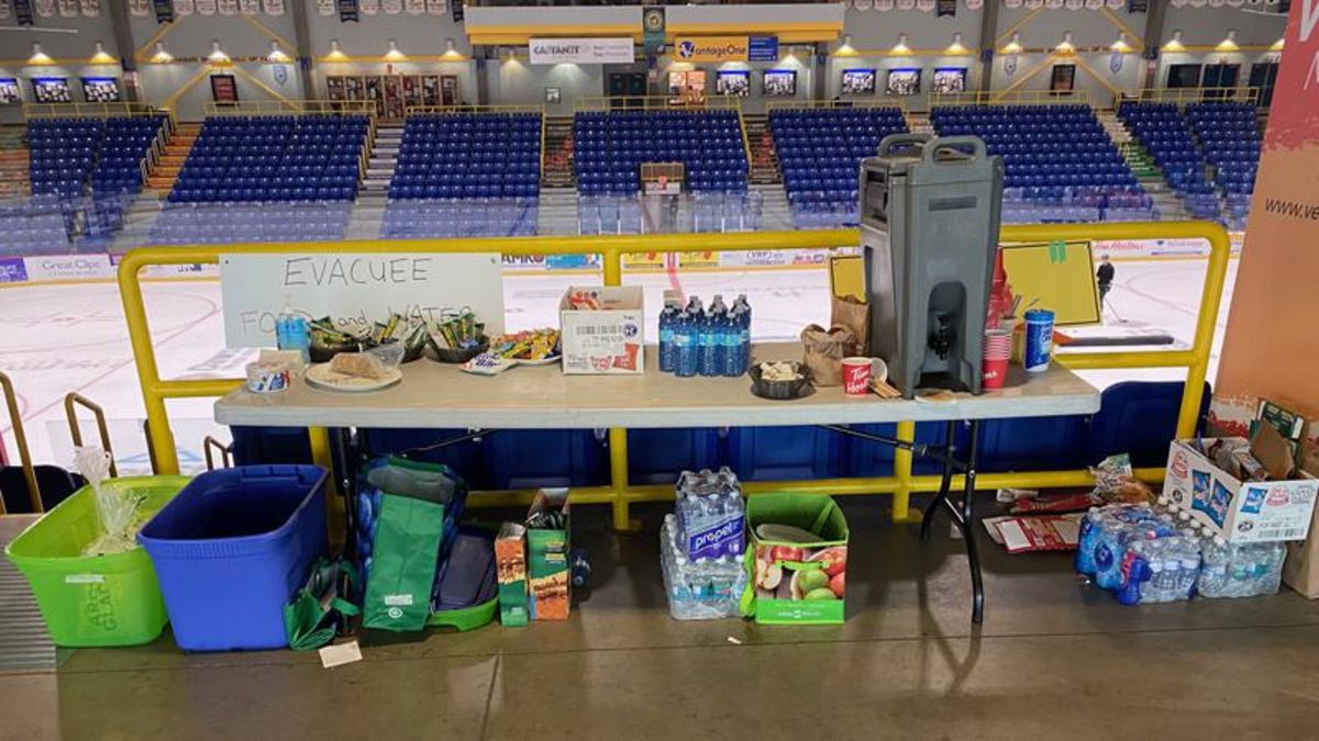 More than 800 evacuees use Vernon reception centre, volunteers offering ...