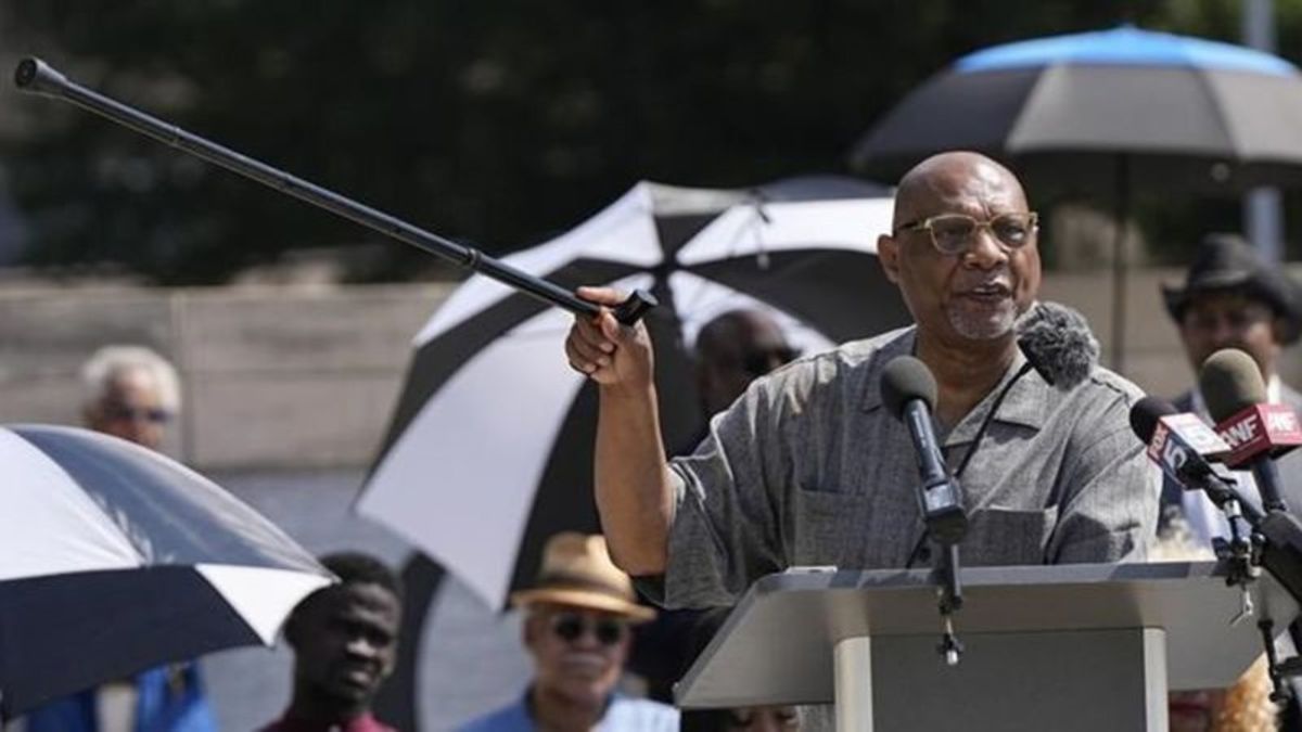 Giuliani turns himself in on Georgia 2020 election charges after bond ...