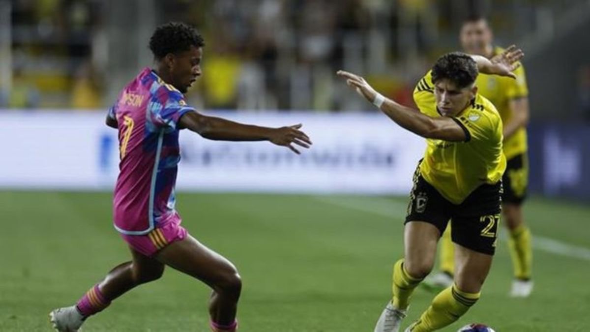 Rossi sparks Columbus Crew to 2-0 victory over Toronto FC | rdnewsnow.com