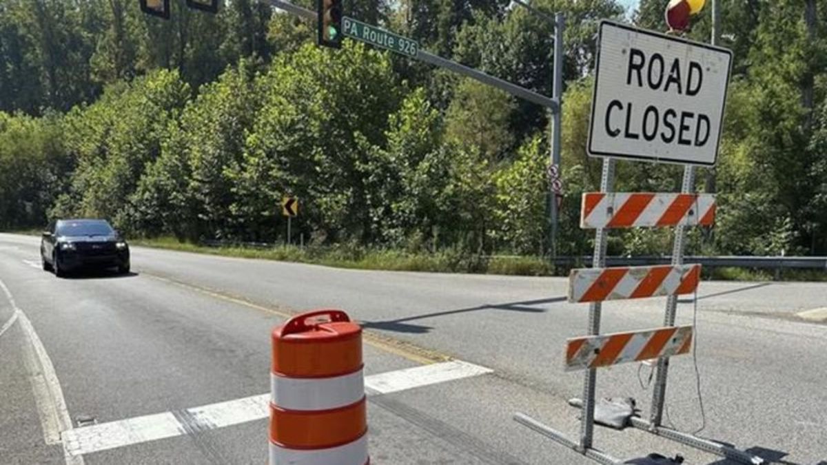 Pennsylvania inmate escaped by climbing up a wall and over razor wire ...