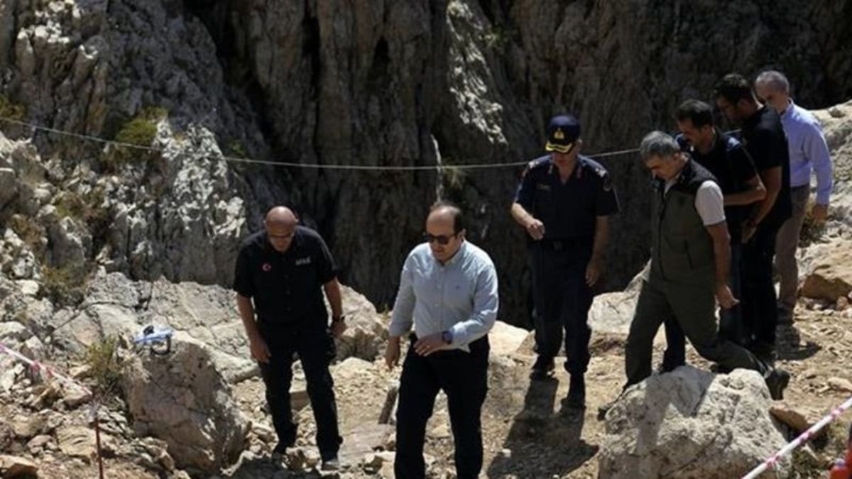 Rescue begins of ailing US researcher stuck 3,000 feet inside a Turkish ...