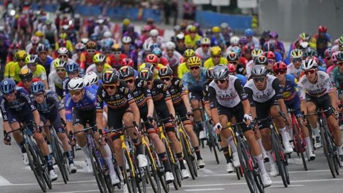 Kuss secures Spanish Vuelta victory to become first American to win a ...