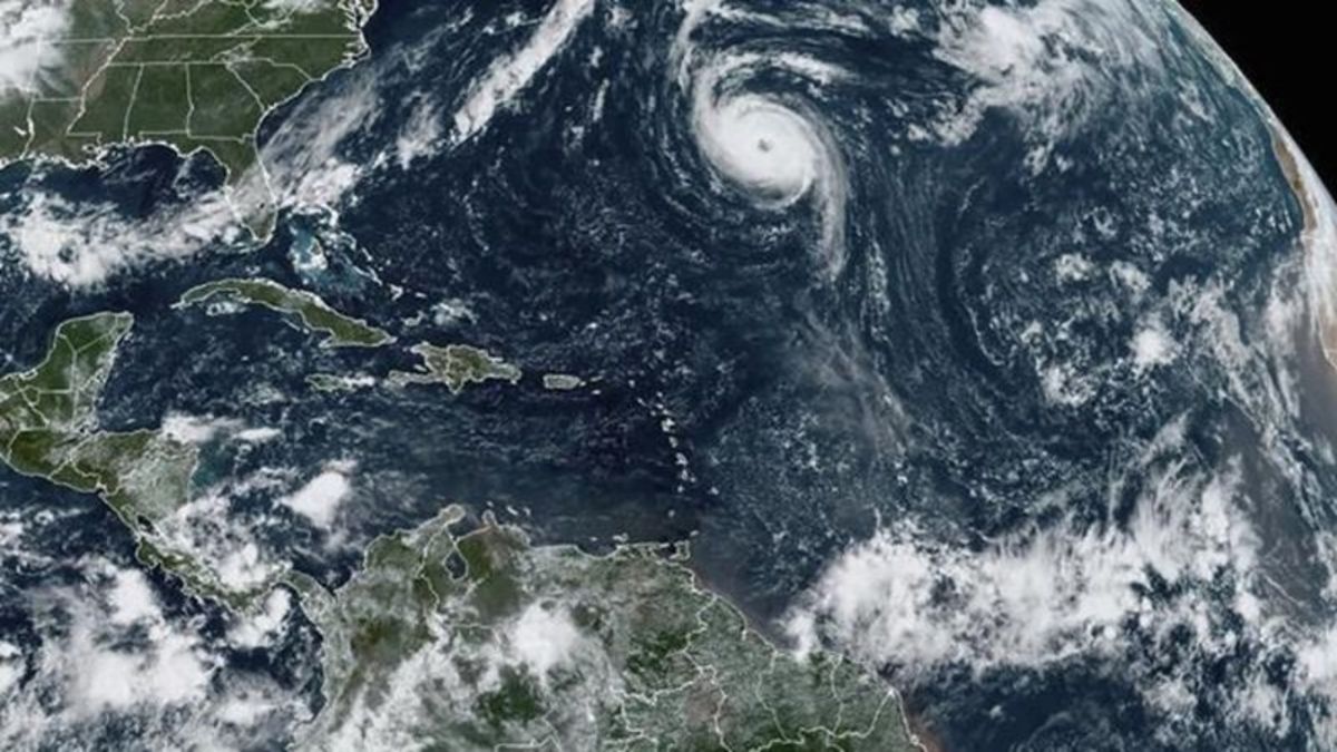 Hurricane Nigel strengthens, gaining Category 2 status far from land ...