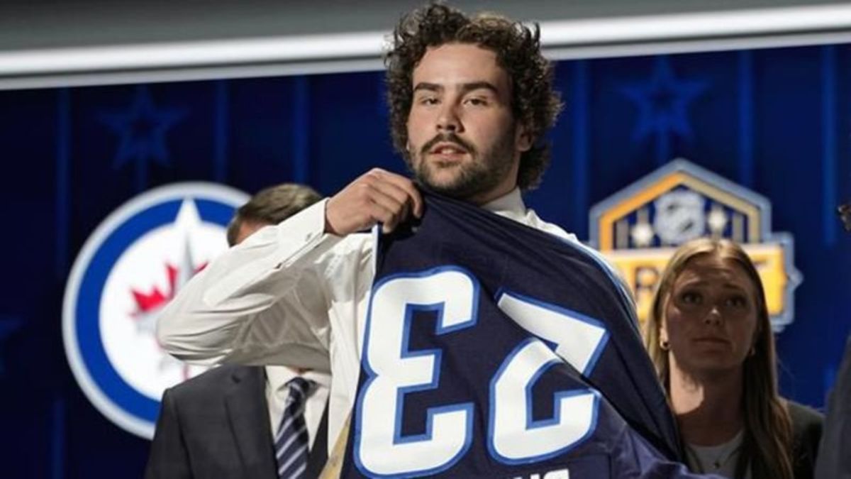 Jets sign forward Colby Barlow to three-year, entry-level contract ...