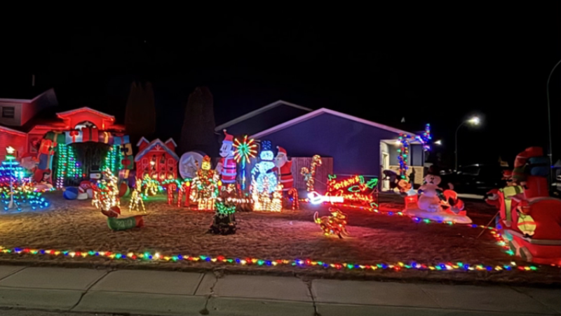 Come on a christmas light tour with CHAT TV’s Dan Reynish | CHAT News Today