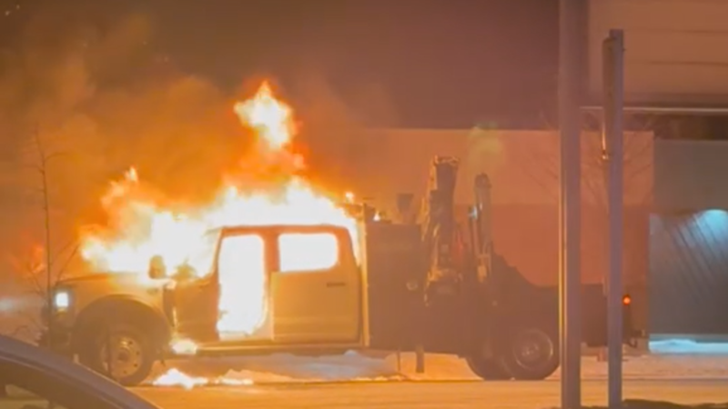 VIDEO: Vehicle fire in Redcliff on Tuesday morning | CHAT News Today