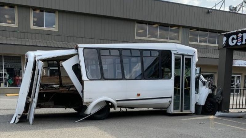 Brock bus crash ‘non-criminal’, sent pedestrian to hospital | CFJC ...